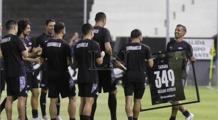 Diario HOY | Reconocen la producción de Oscar Cardozo, que hizo 349 goles