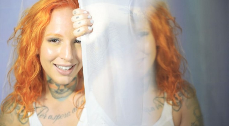 Diario HOY | Elena Muller regresa a la escena musical con "Me gustas"