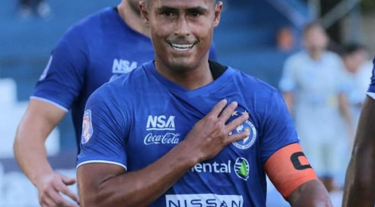 Diario HOY | Osvaldo Martínez enfila sus pasos a Norteamérica