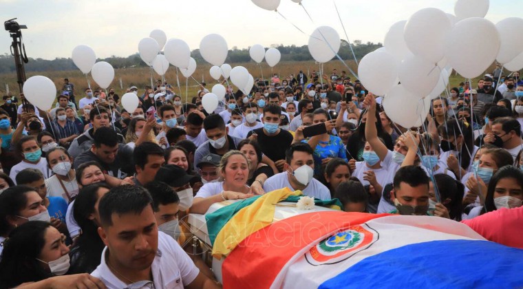 Diario HOY | Emotiva y multitudinaria despedida a la joven Lady Luna
