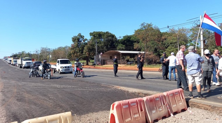 Diario HOY | Pobladores de Barrero Grande exigen retornos y pasos ...