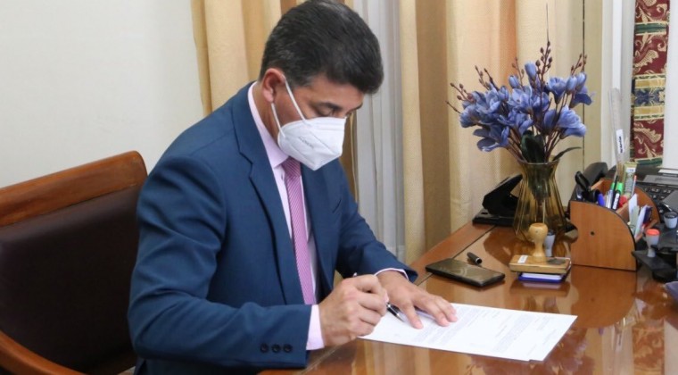 Diario HOY | Víctor Ríos se postula para ministro de la Corte Suprema ...